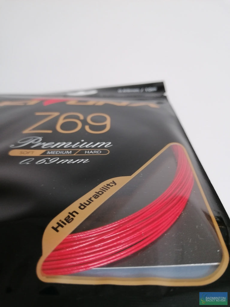 KIZUNA Z69 Premium badminton racket string | badminton racket review